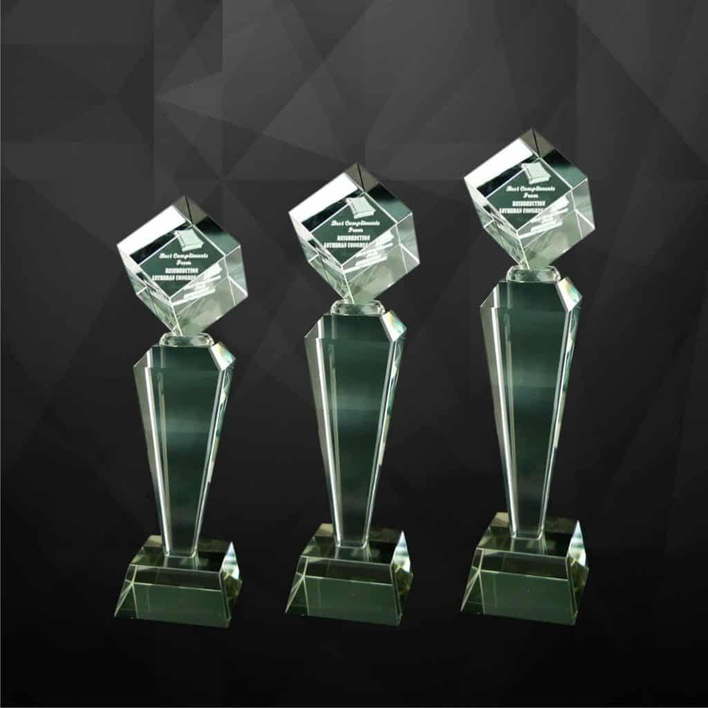 Have a look at all our Quality Crystal Plaques | Trophy-World Malaysia