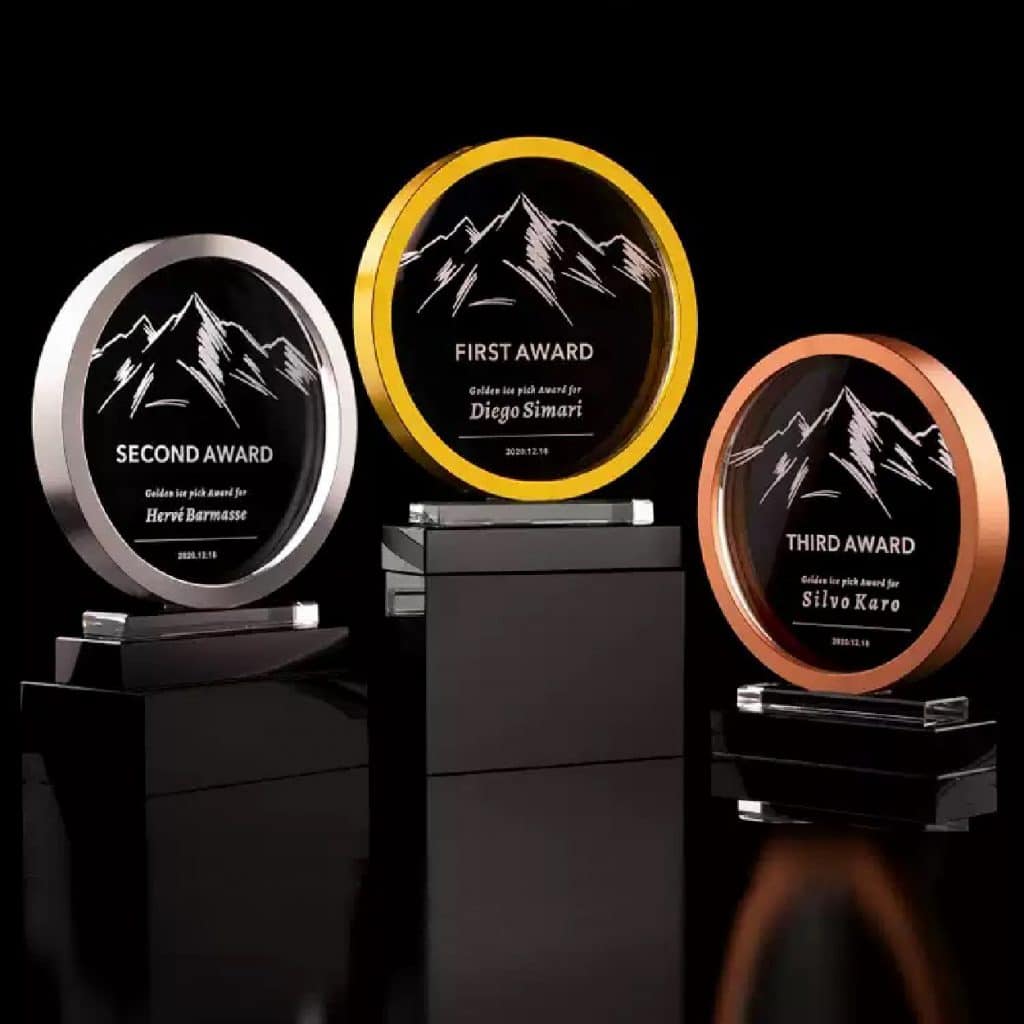 Have a look at all our quality Customized Trophies | Trophy-World Malaysia