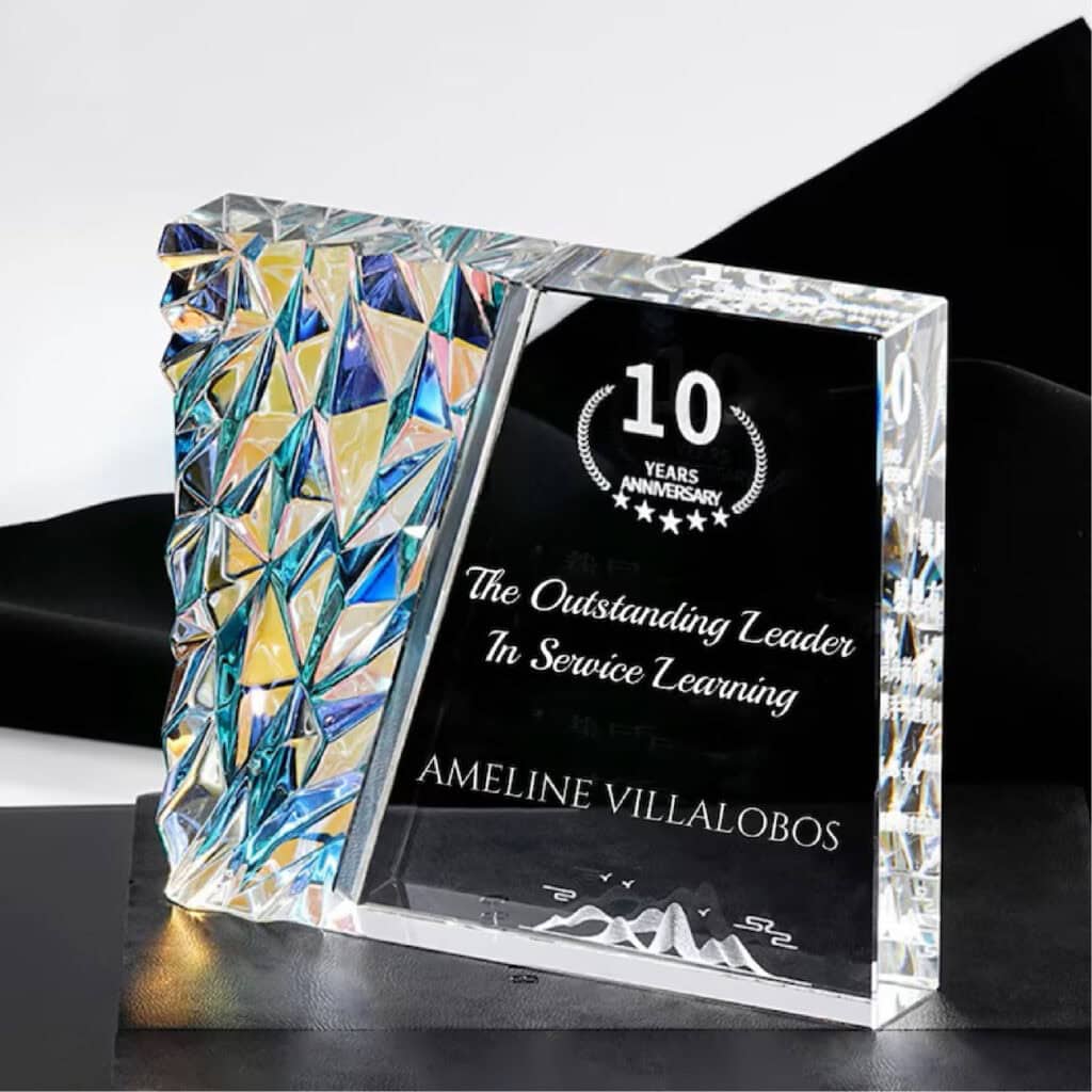 Have a look at all our Quality Crystal Plaques | Trophy-World Malaysia