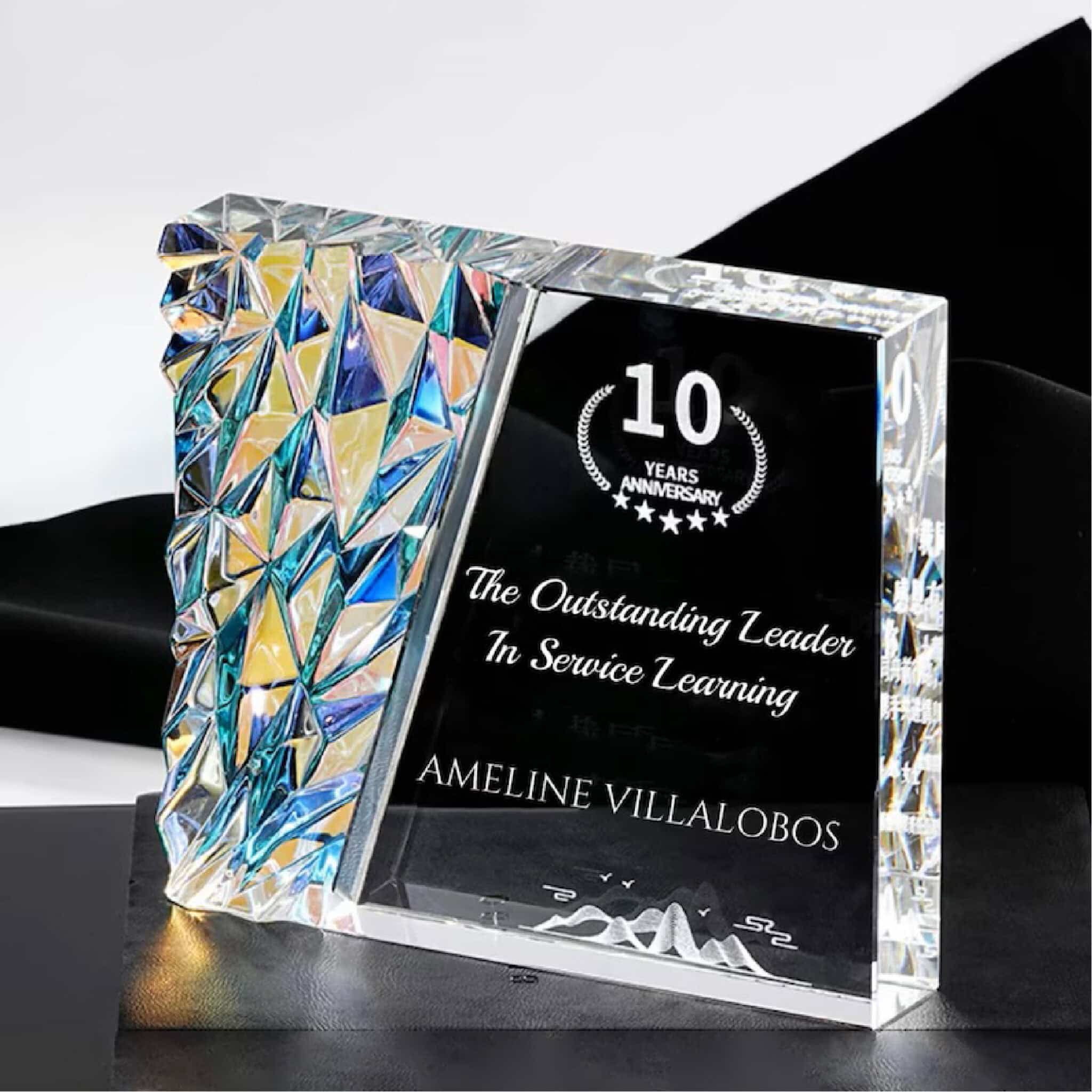 Have a look at all our Quality Crystal Plaques | Trophy-World Malaysia
