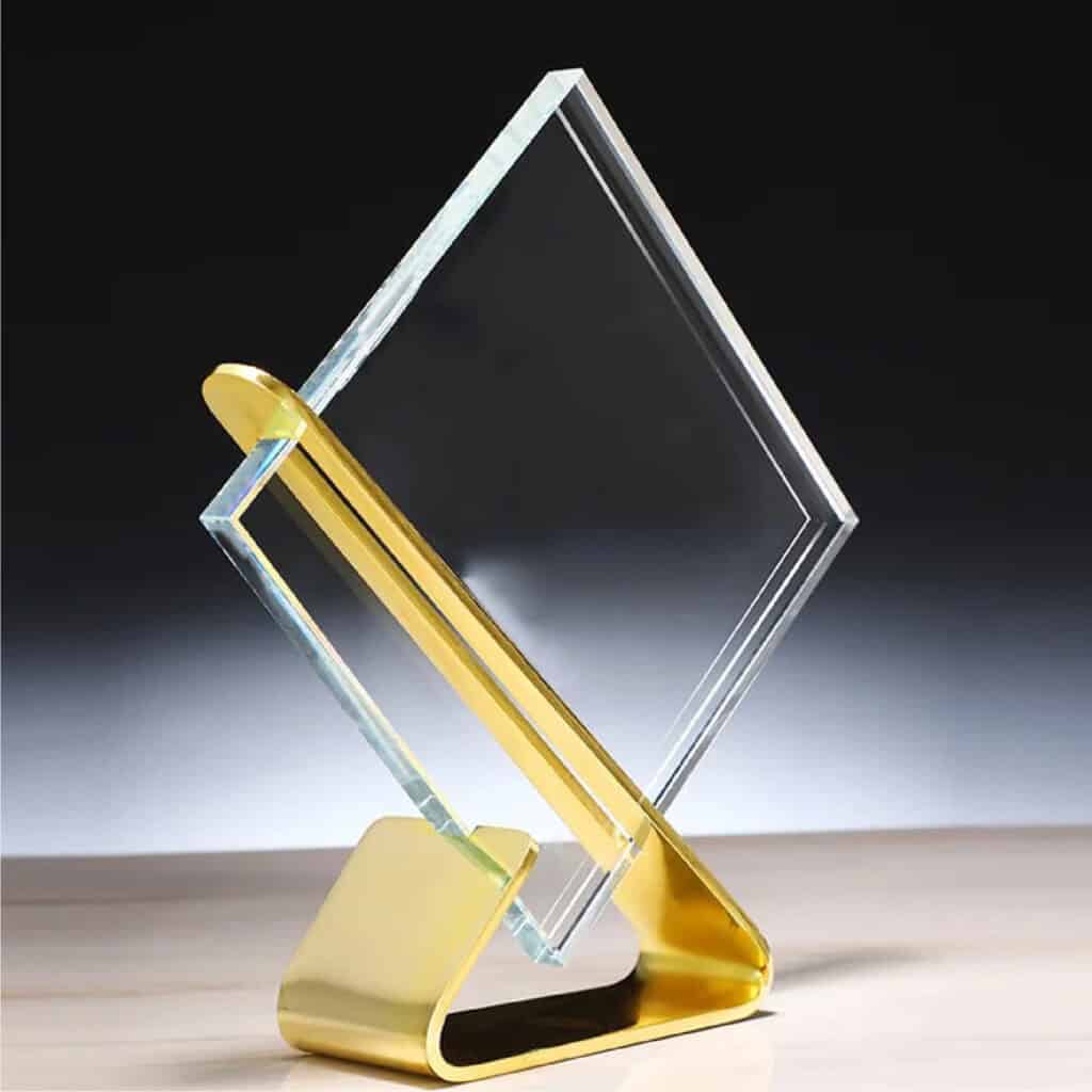 Have a look at all our Quality Crystal Plaques | Trophy-World Malaysia